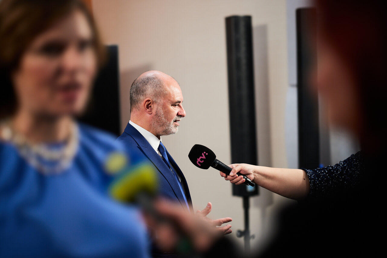 Digitálny žiak: o príspevok na počítač či tablet už požiadalo viac ako ...